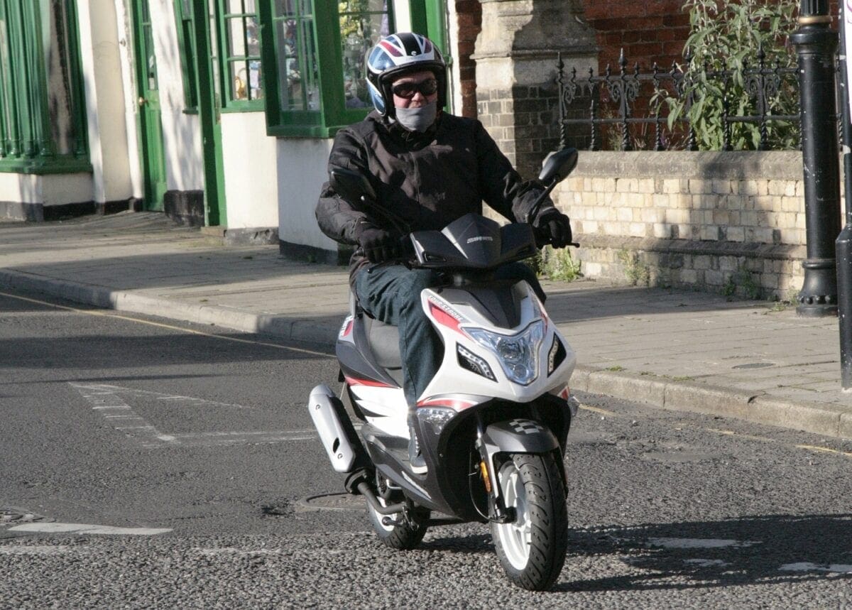 First ride: Sinnis Harrier 125 - on2wheels