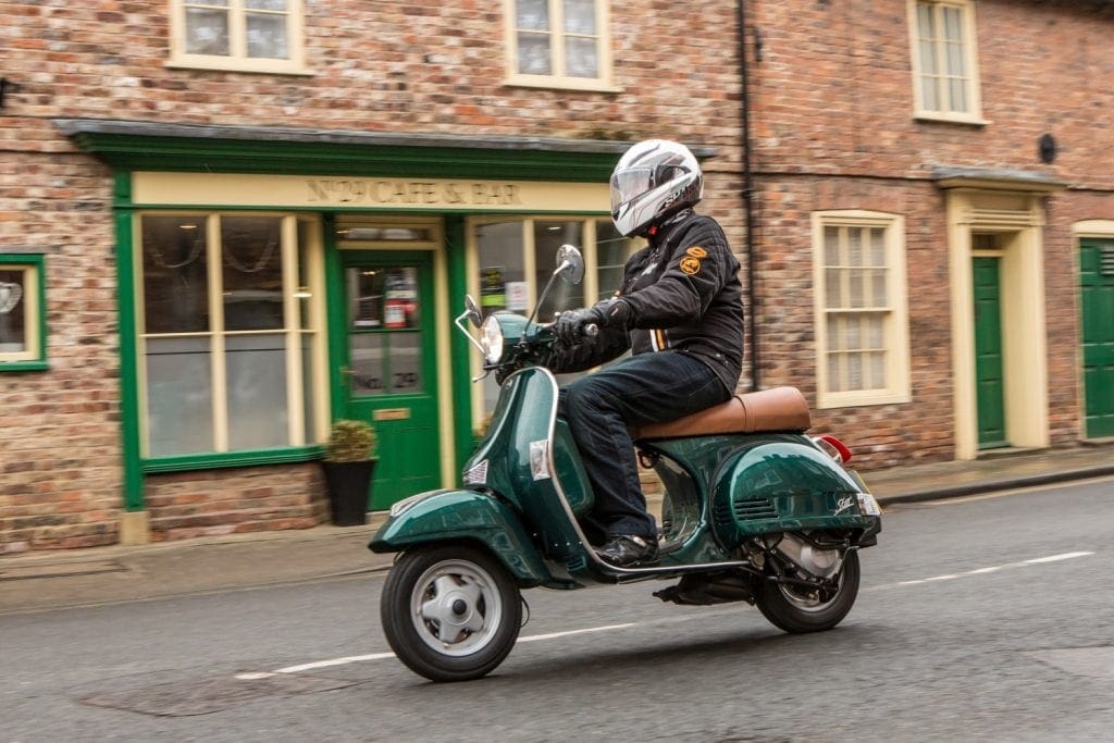 First ride: LML Auto 125 - on2wheels